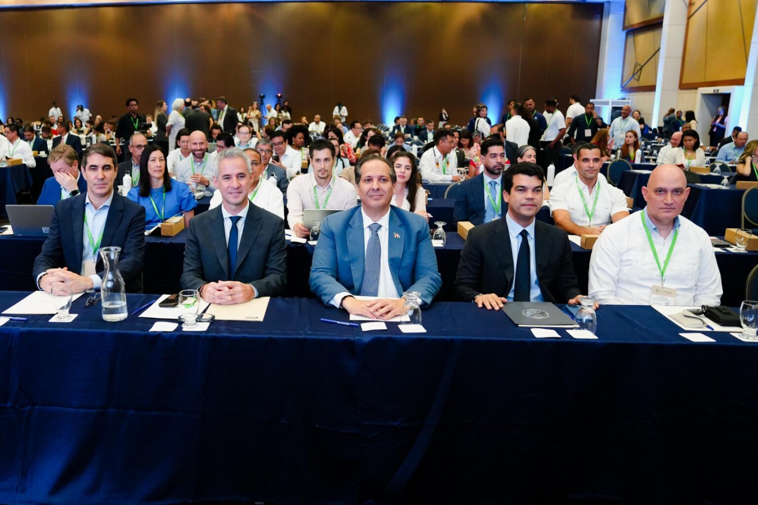 RD pone el saneamiento en la agenda regional - Portada Medica